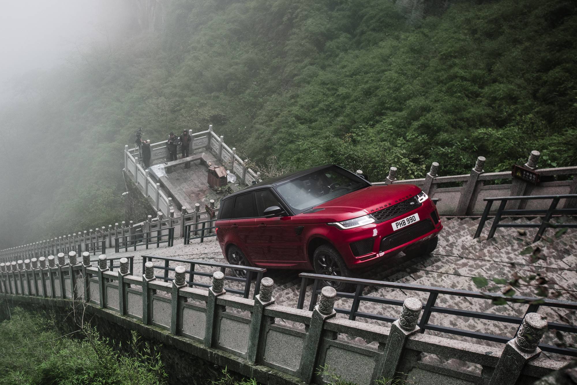 Land Rover Sells 1 Millionth Range Rover Sport | Gay Car Boys